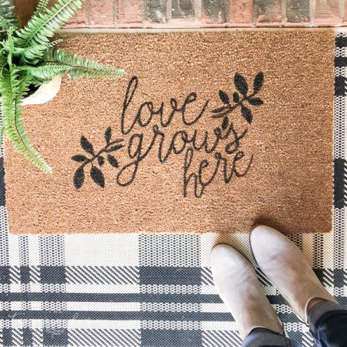 How to Customize a Cute DIY Doormat | "Love Grows Here" Saying
