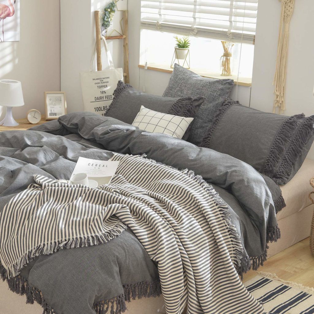 Gorgeous Farmhouse Bedding To Add To Your Room Gorgeous Farmhouse Bedding To Add To Your Room