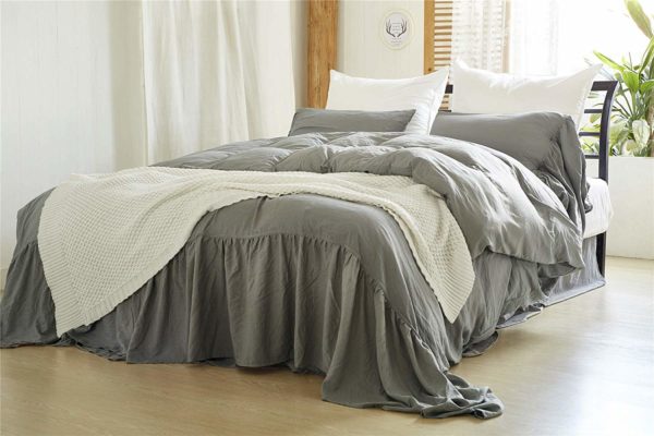 Gorgeous Farmhouse Bedding to Add to Your Room