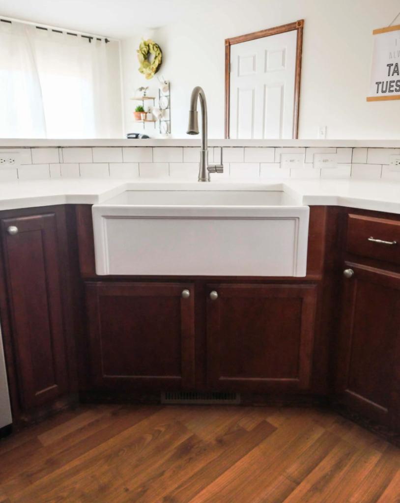 Beautiful Farmhouse Sinks + Farmhouse Faucets - The Turquoise Home