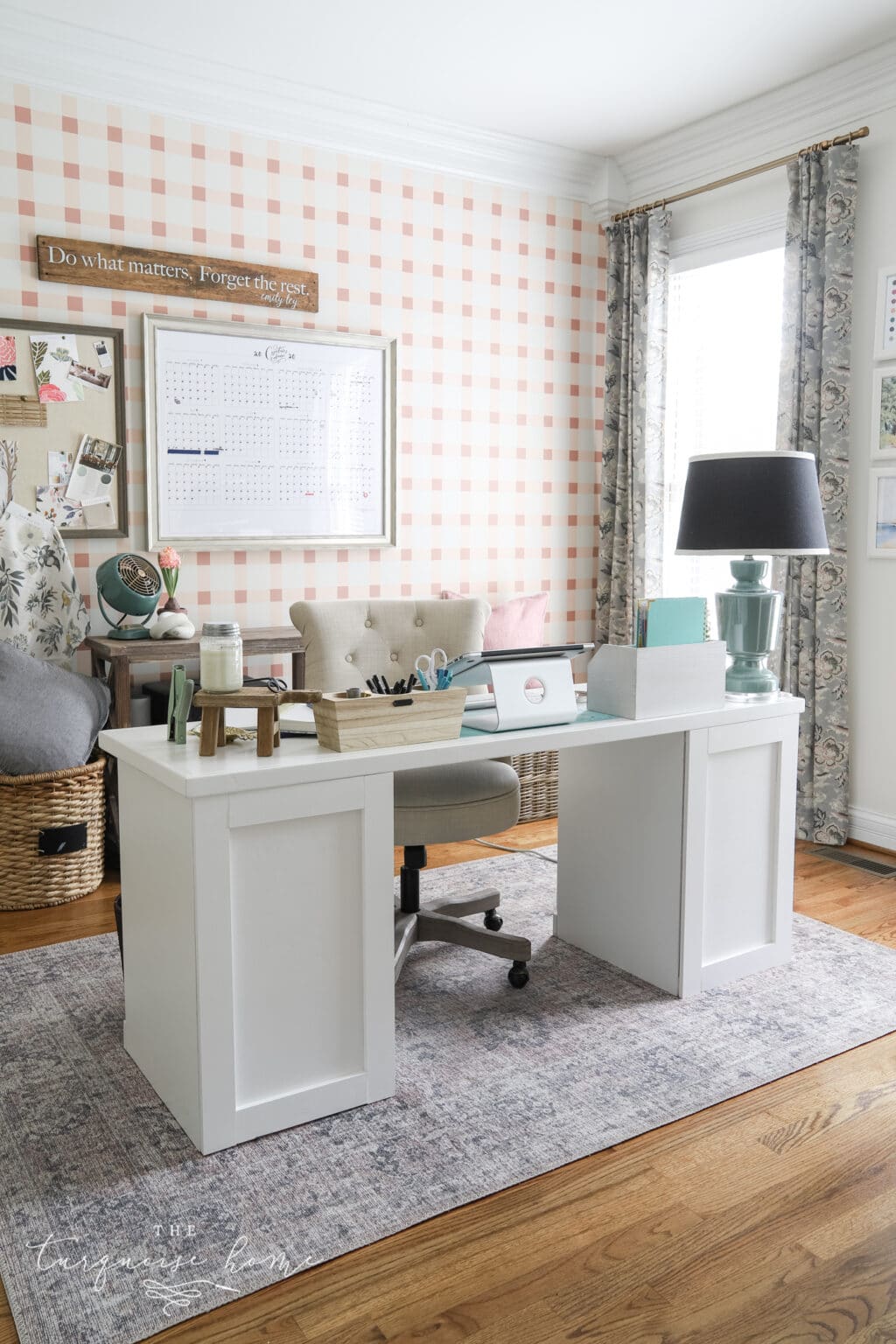 10 Office Decoration Ideas to Transform Your Workspace