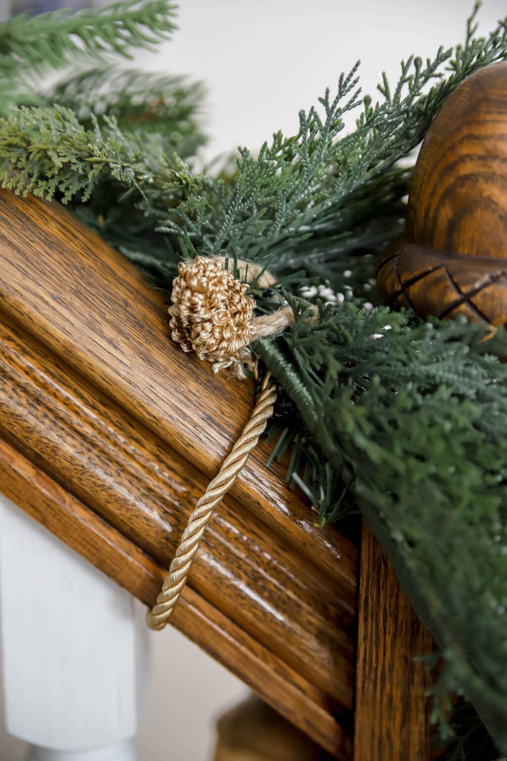 How to Hang Garland on the Stairs (step-by-step guide)
